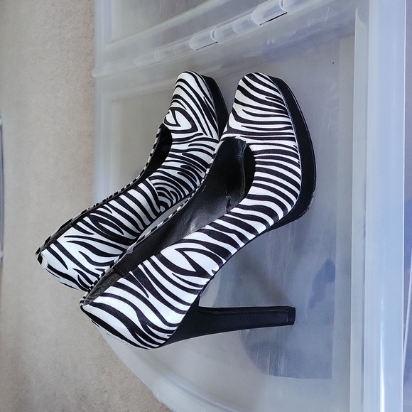 g21 | Shoes | Size 7 Womans Zebra Print High Heels Shoes | Poshmark